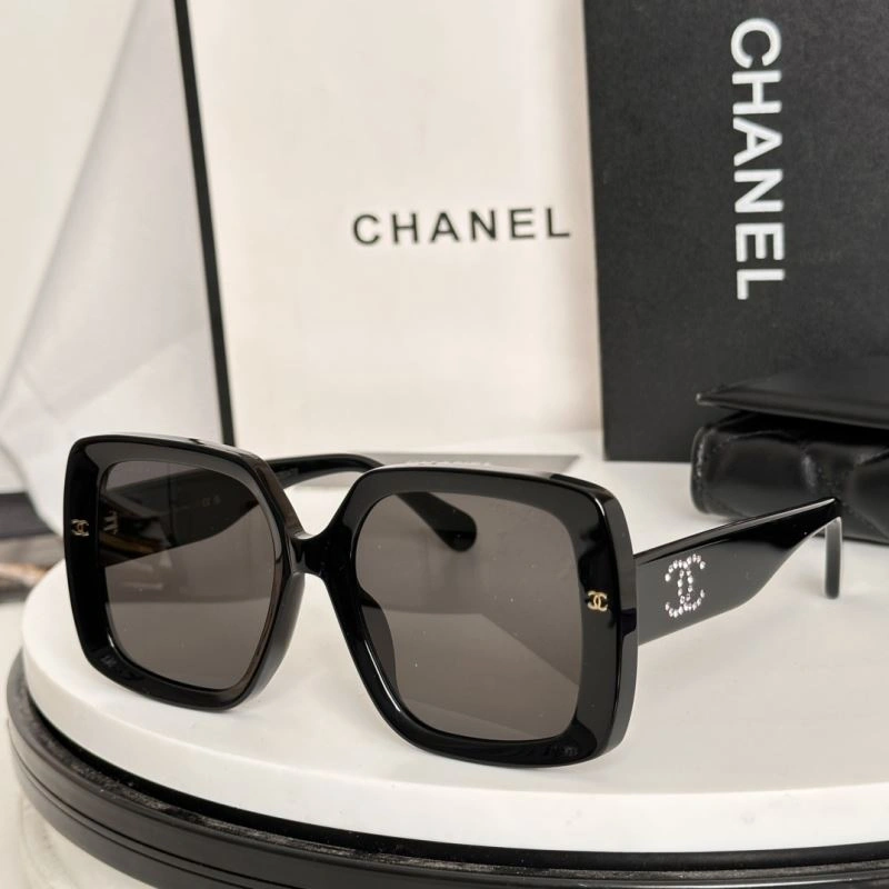 Top match Chanel Sunglasses