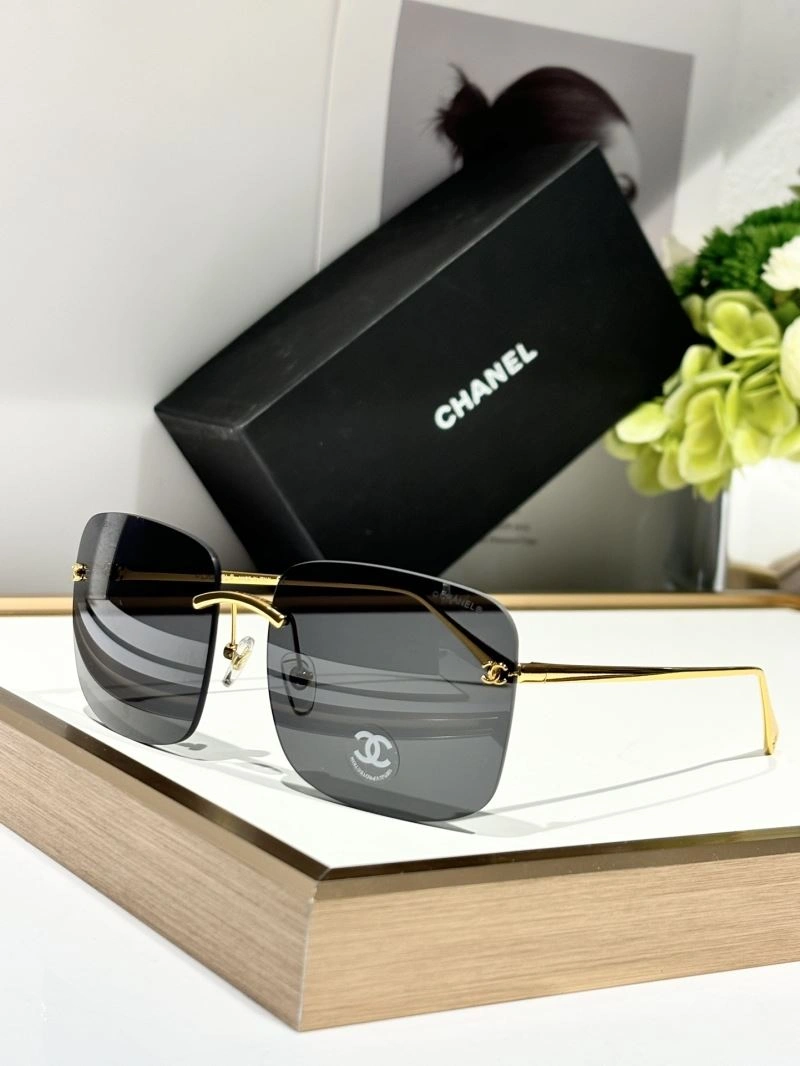 Accurate model Chanel Sunglasses