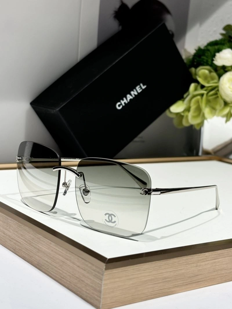 Accurate model Chanel Sunglasses
