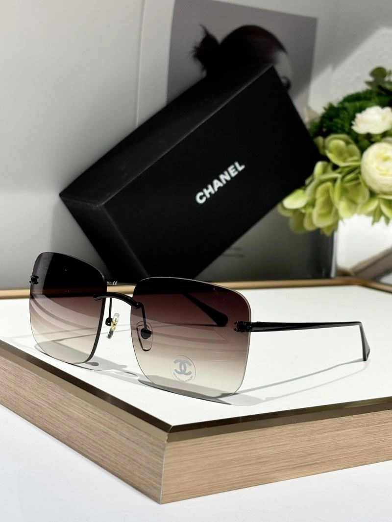 Accurate model Chanel Sunglasses