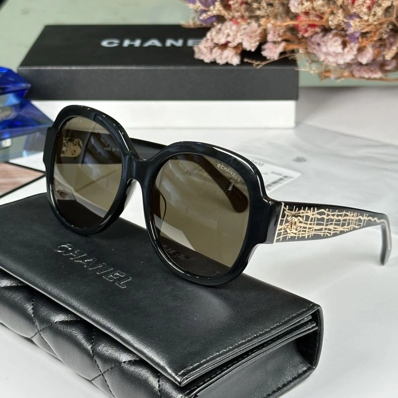 Top mirror Chanel Sunglasses