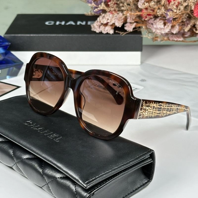 Top mirror Chanel Sunglasses