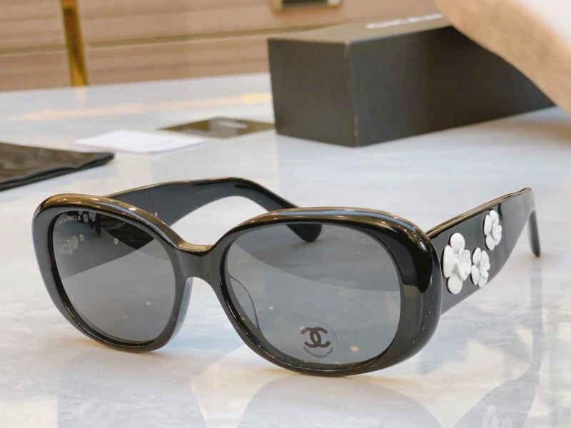 Top match Chanel Sunglasses