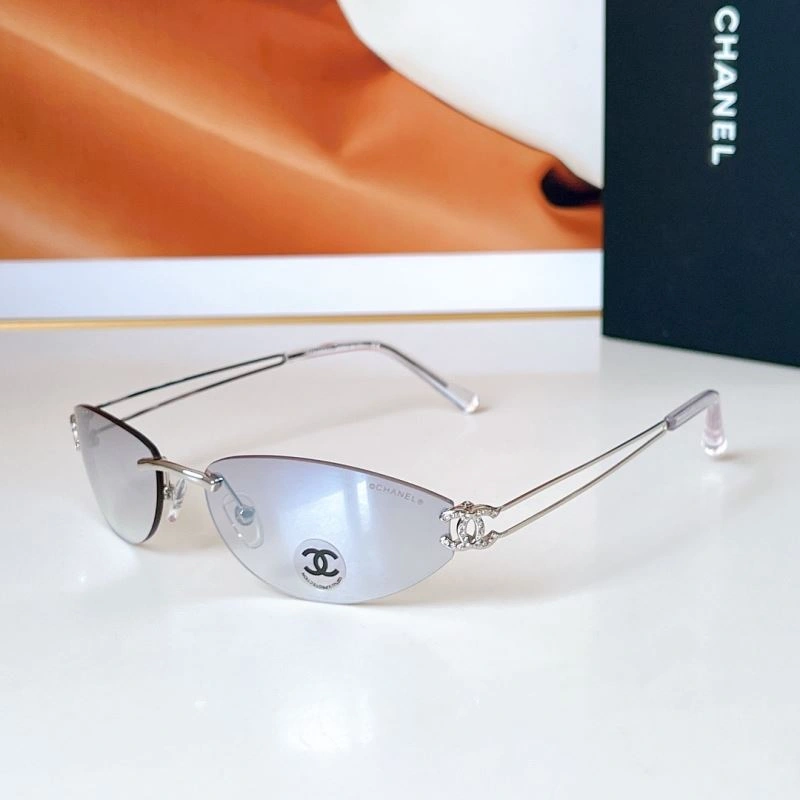 Exact replica Chanel Sunglasses