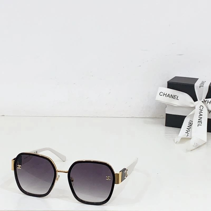 Top match Chanel Sunglasses