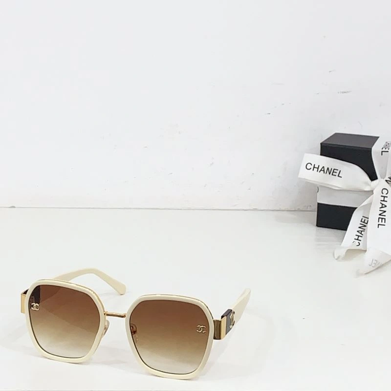 Top match Chanel Sunglasses
