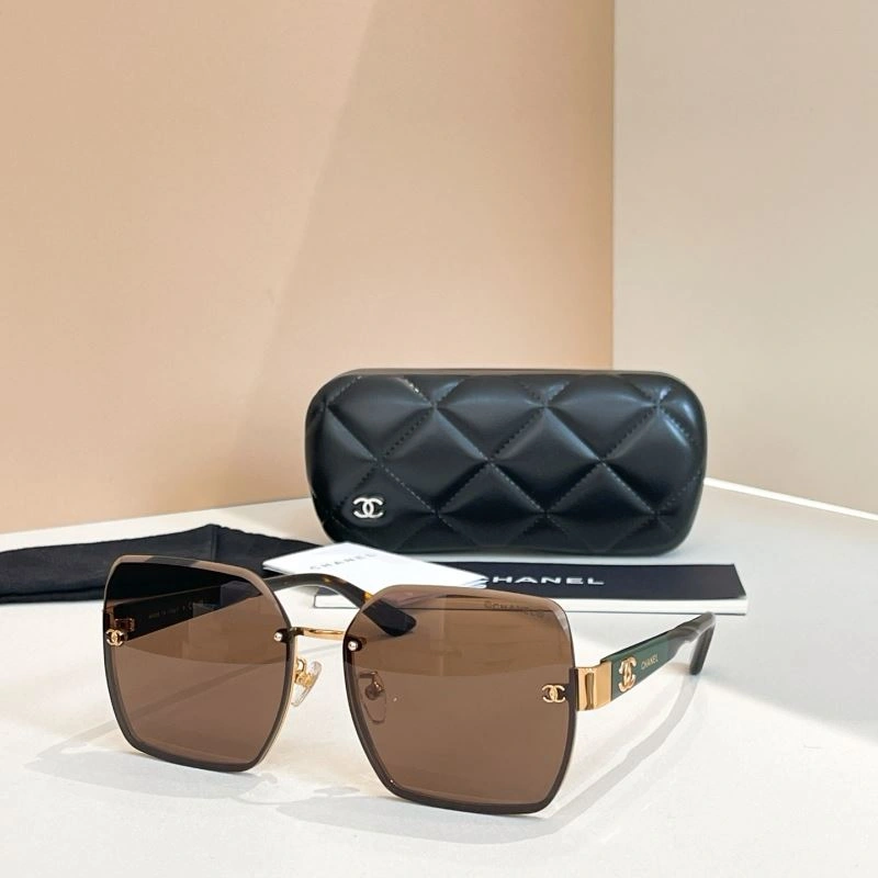 Top mirror Chanel Sunglasses