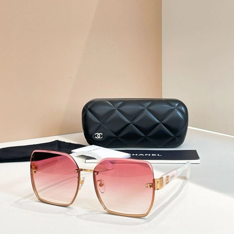 Top mirror Chanel Sunglasses