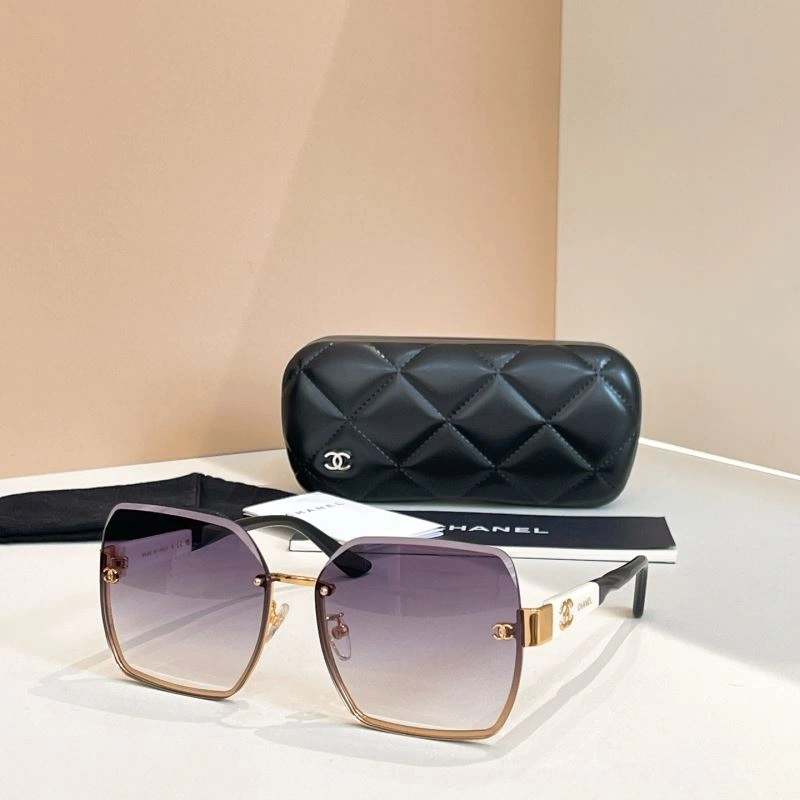 Top mirror Chanel Sunglasses