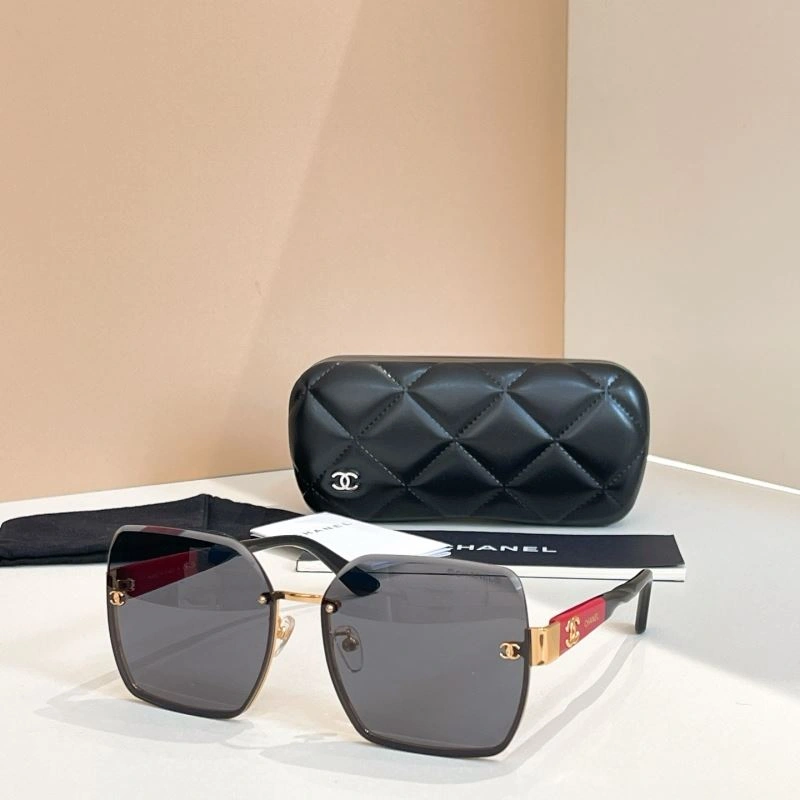 Top mirror Chanel Sunglasses