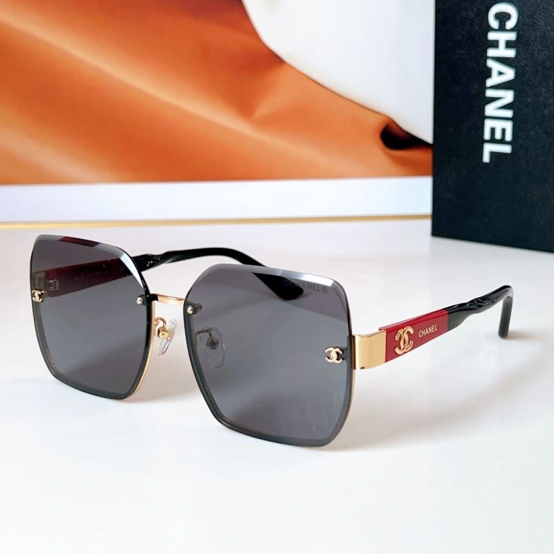 Top mirror Chanel Sunglasses