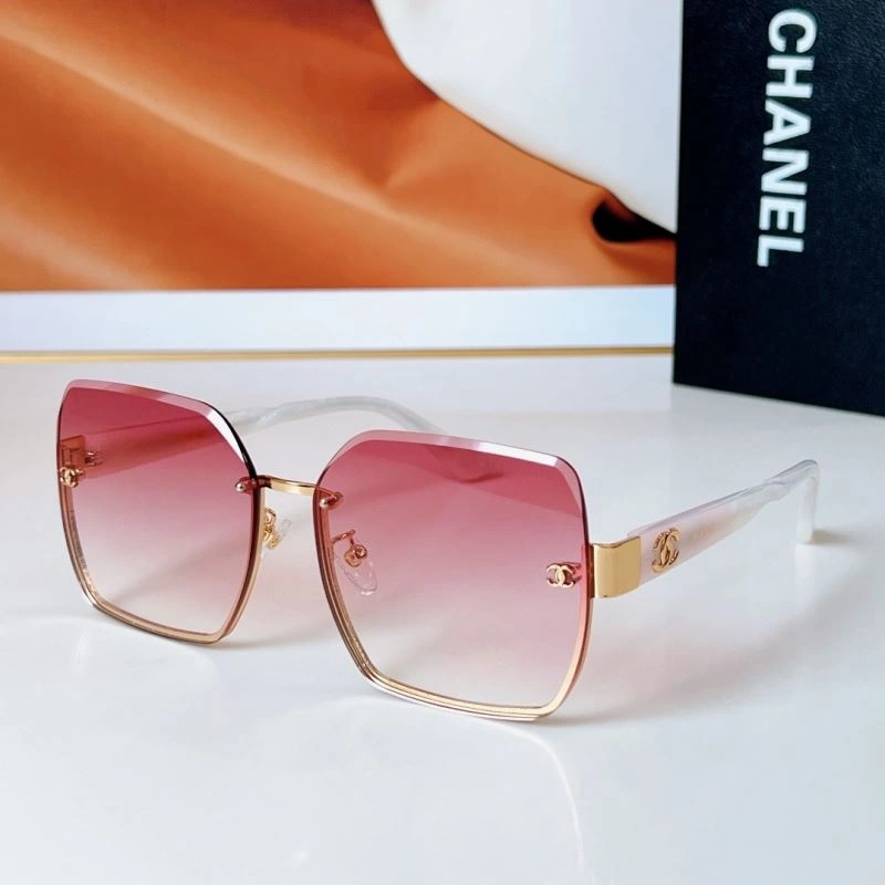 Top mirror Chanel Sunglasses