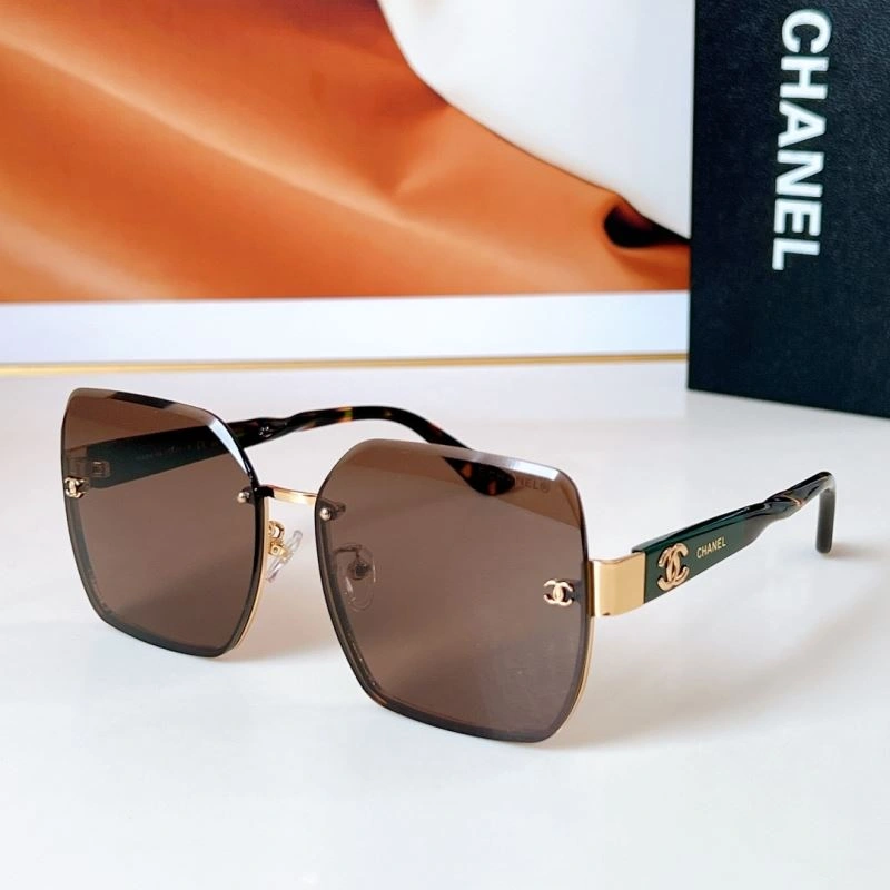 Top mirror Chanel Sunglasses