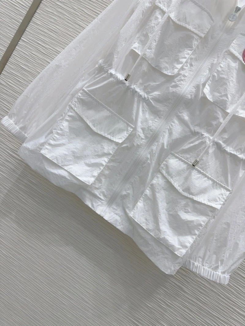Accurate model Chanel Sunscreen Jacket