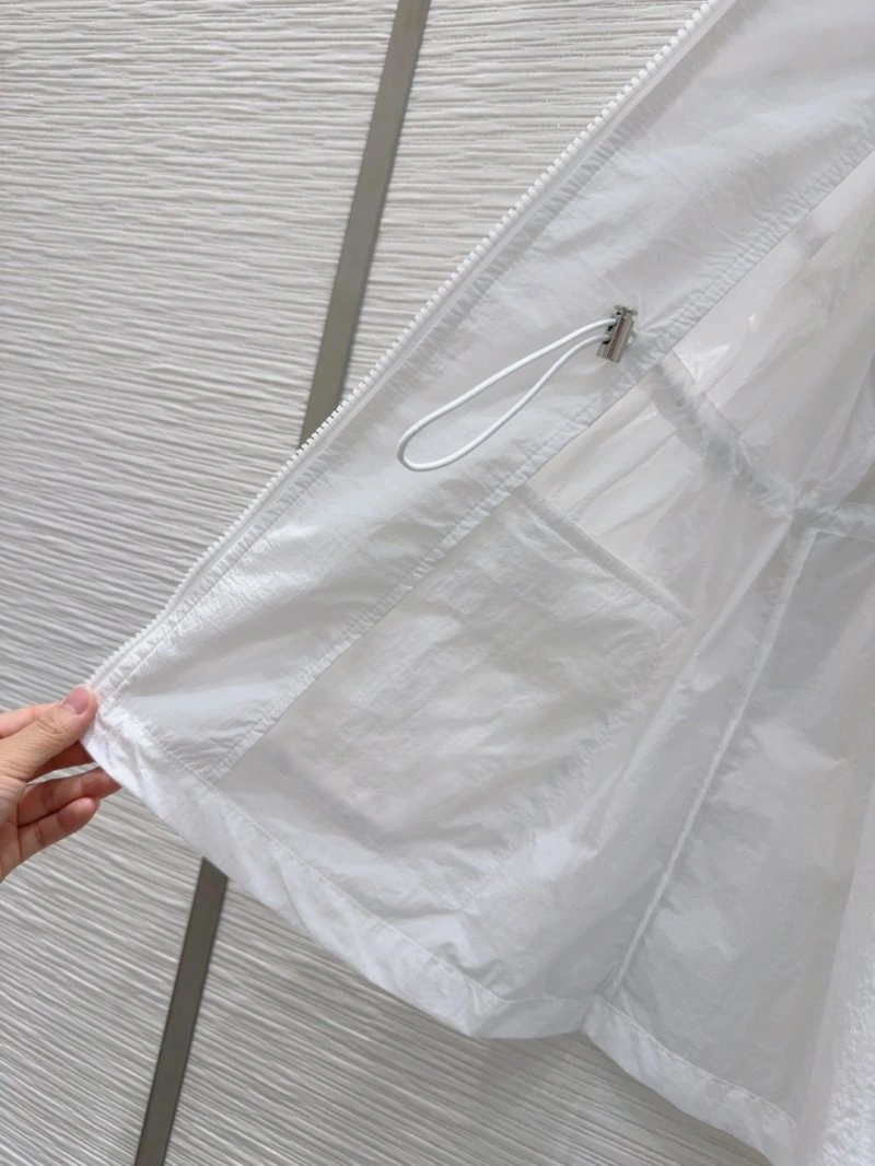 Accurate model Chanel Sunscreen Jacket