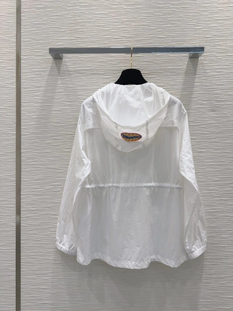 Accurate model Chanel Sunscreen Jacket