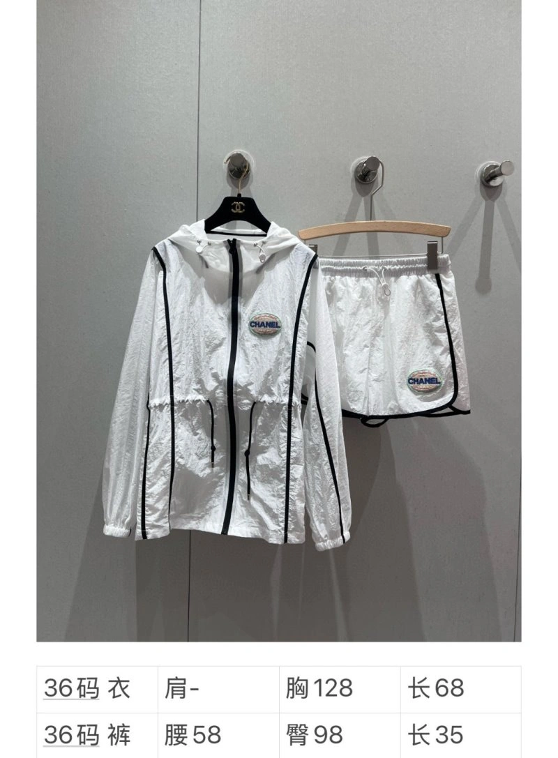 Top match Chanel Sunscreen Jacket