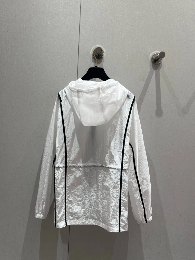 Top match Chanel Sunscreen Jacket