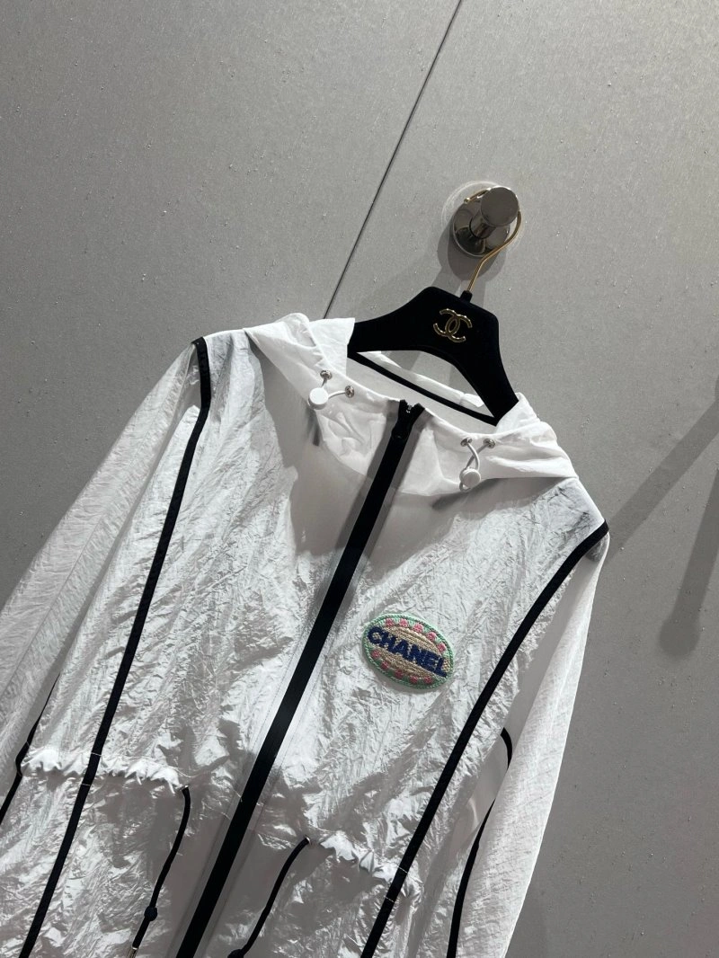 Top match Chanel Sunscreen Jacket