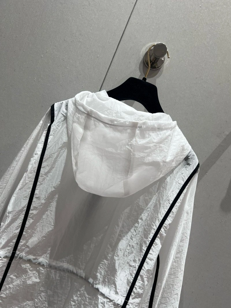 Top match Chanel Sunscreen Jacket