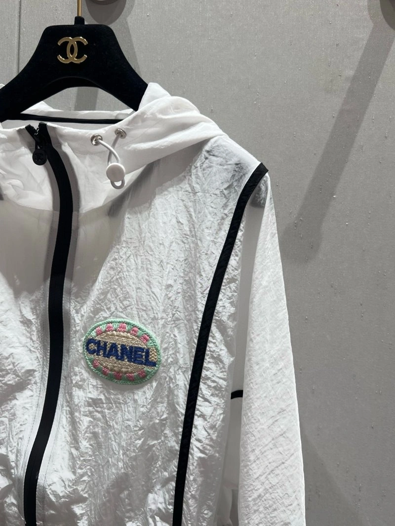 Top match Chanel Sunscreen Jacket