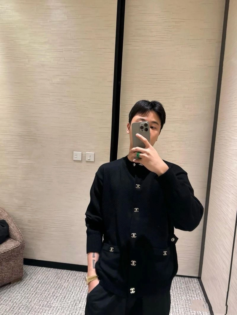Brand-original Chanel Sweaters