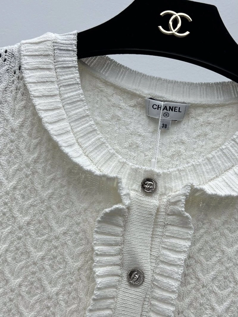 Low-cost Chanel Sweaters