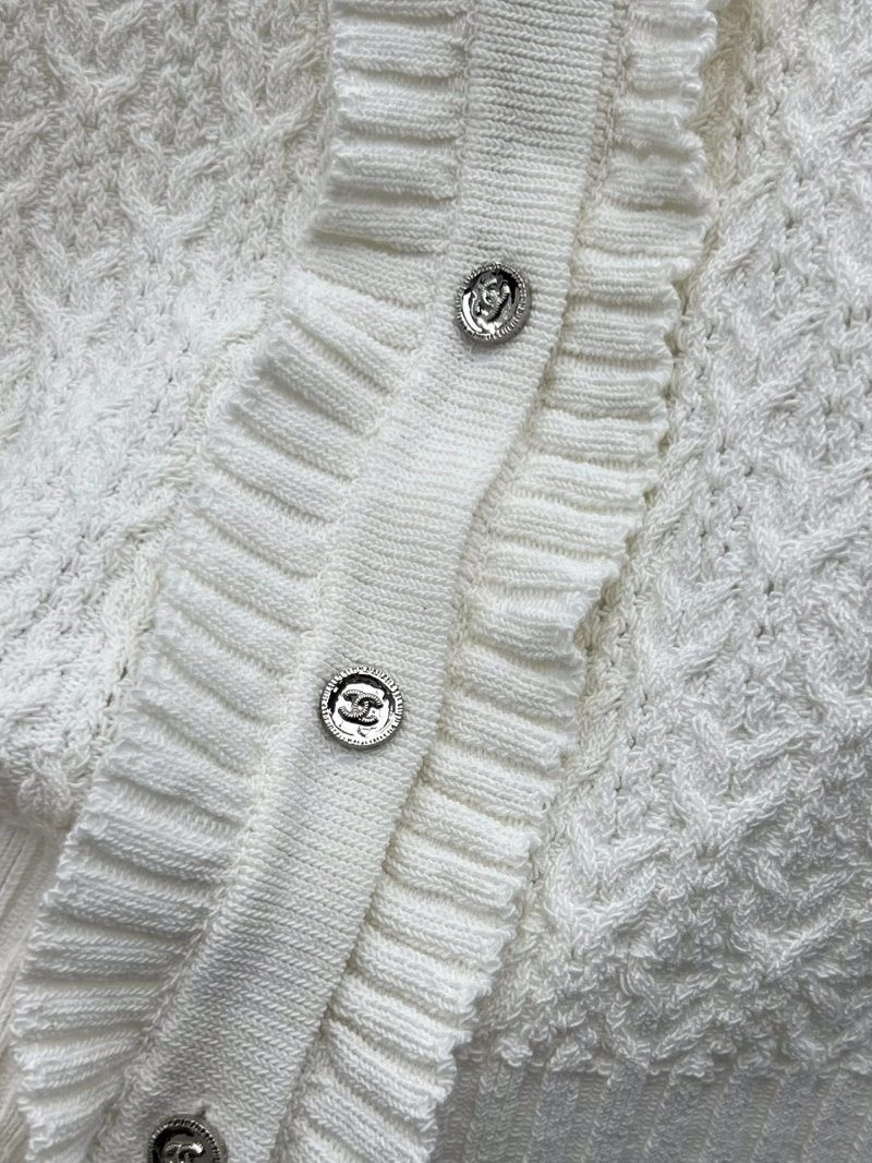 Low-cost Chanel Sweaters