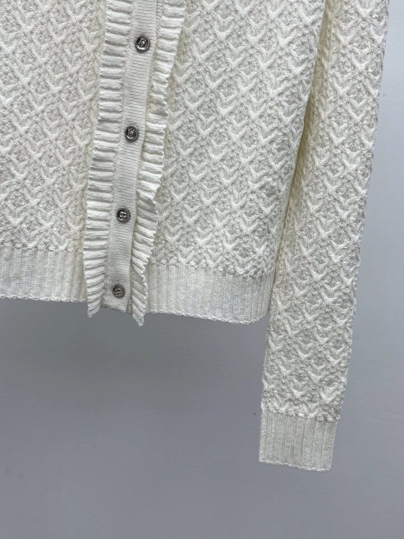 Low-cost Chanel Sweaters