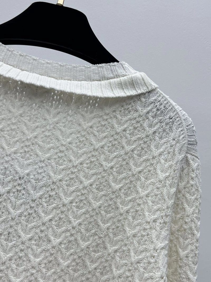 Low-cost Chanel Sweaters