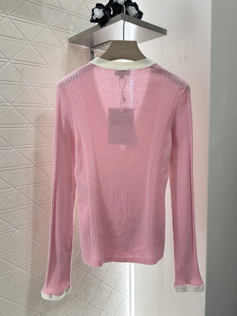 Accurate model Chanel Sweaters
