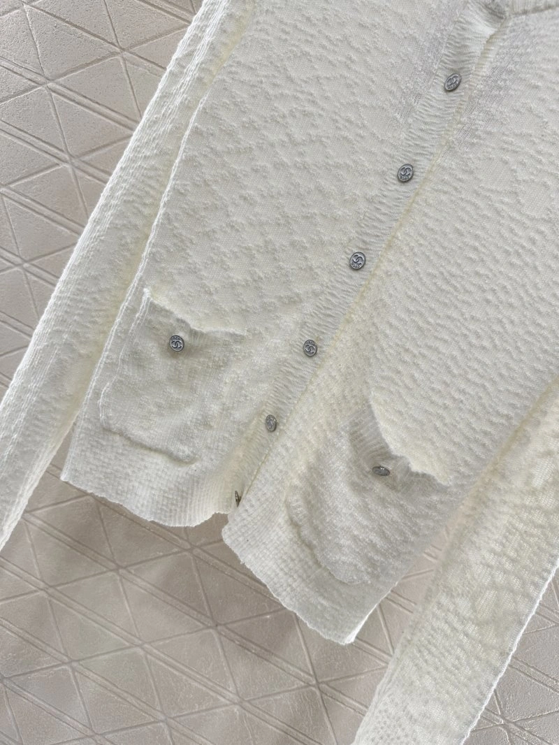 Bargain Chanel Sweaters