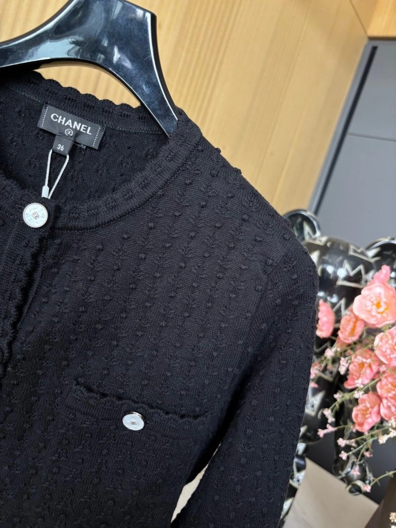 Top match Chanel Sweaters