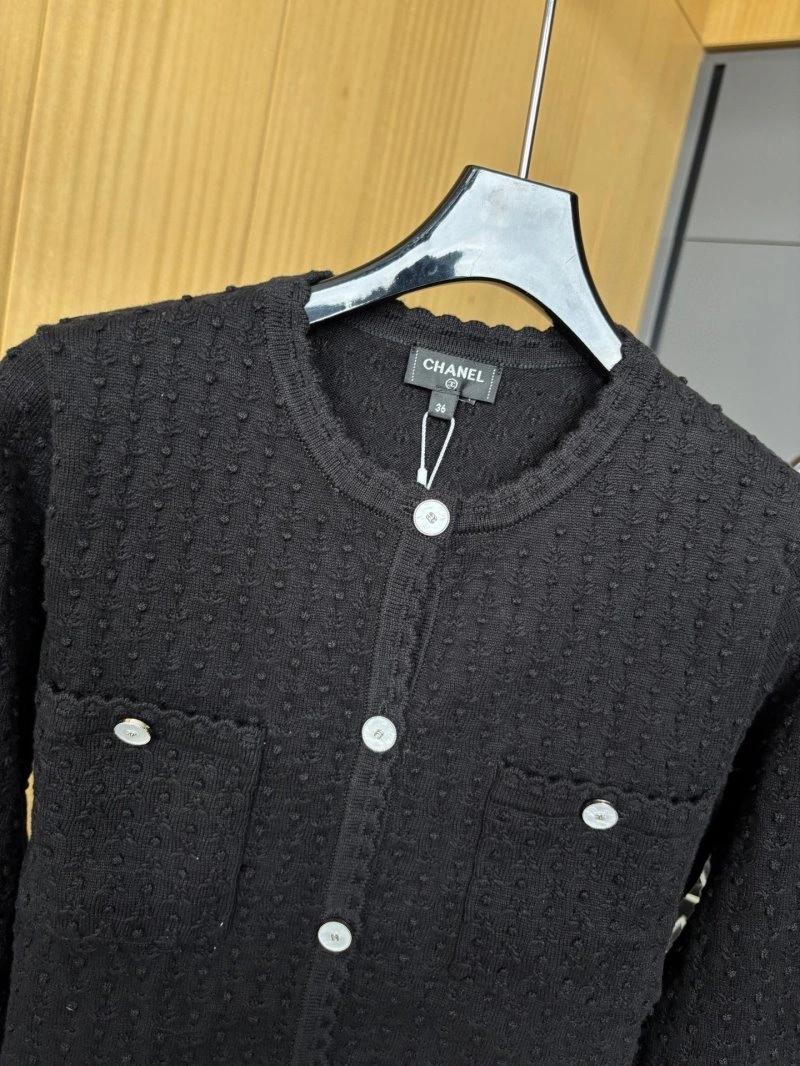 Top match Chanel Sweaters