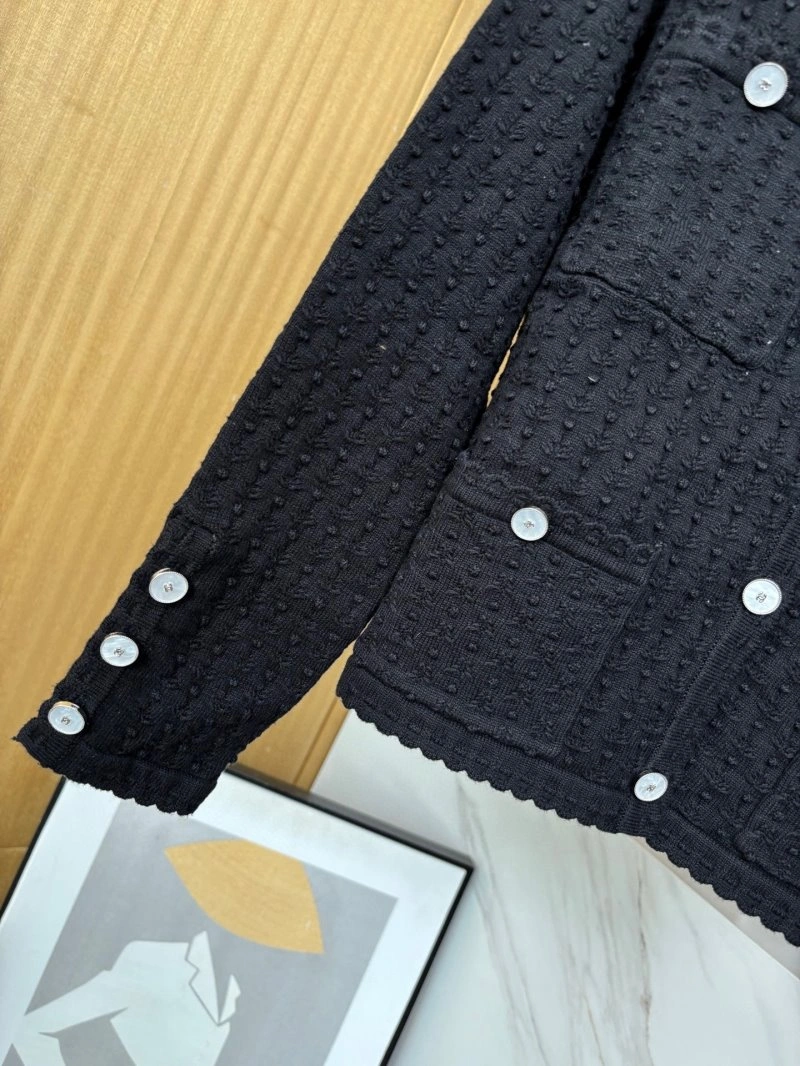 Top match Chanel Sweaters
