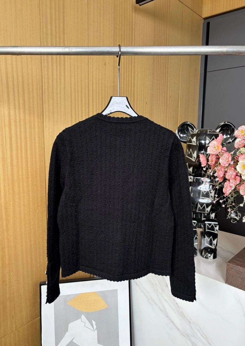 Top match Chanel Sweaters