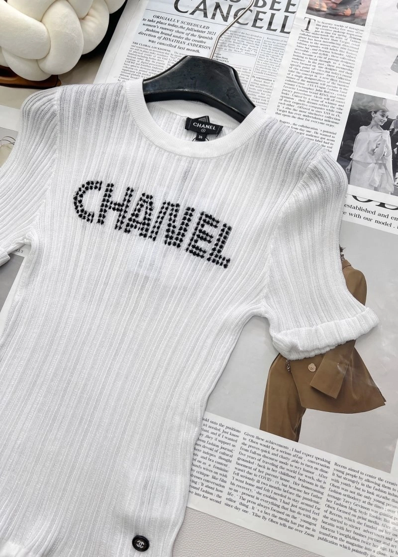Accurate model Chanel Sweaters
