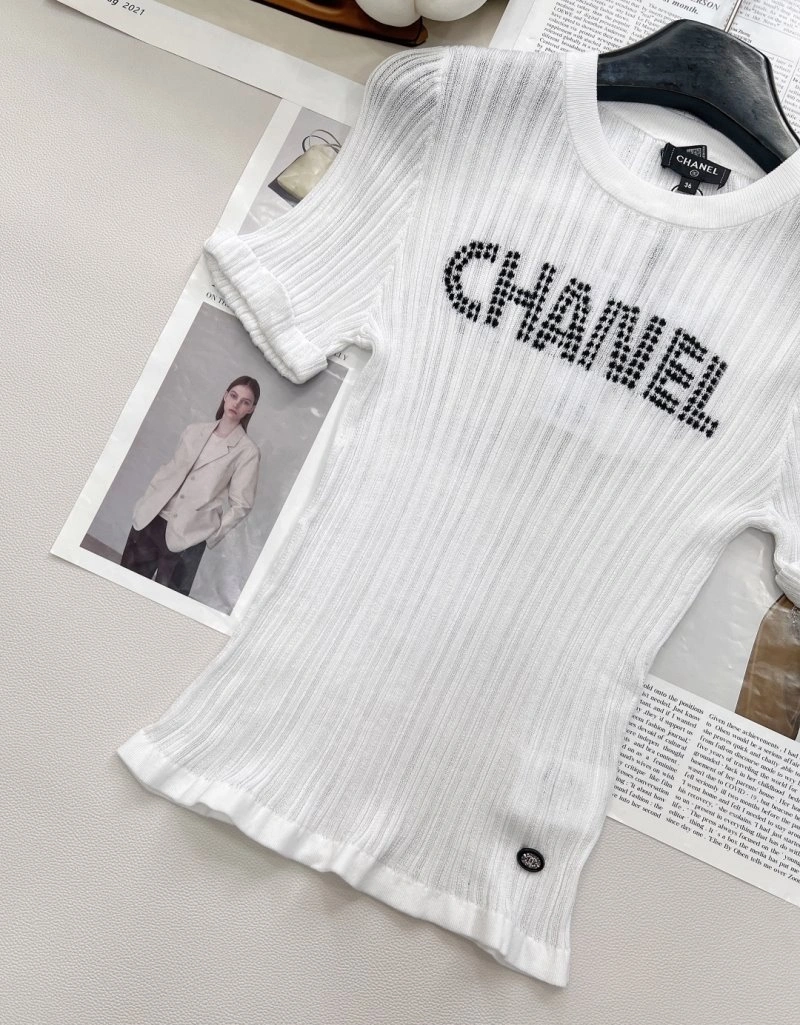 Accurate model Chanel Sweaters