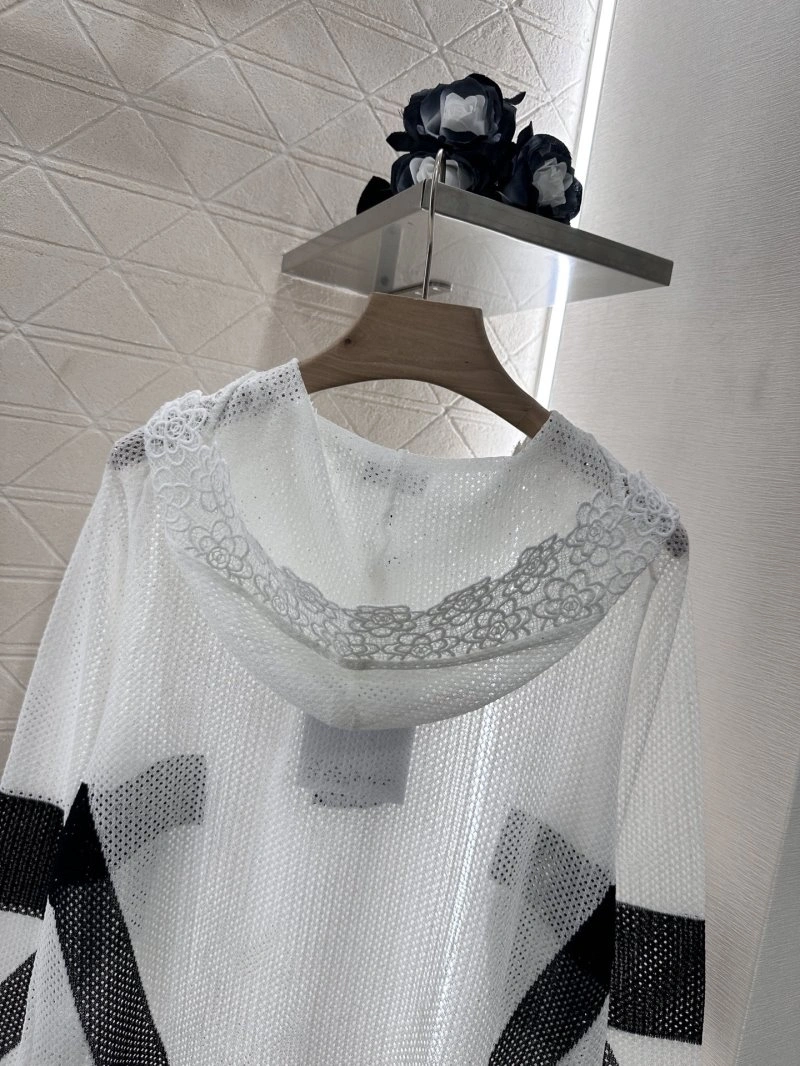 Accurate model Chanel Sweaters