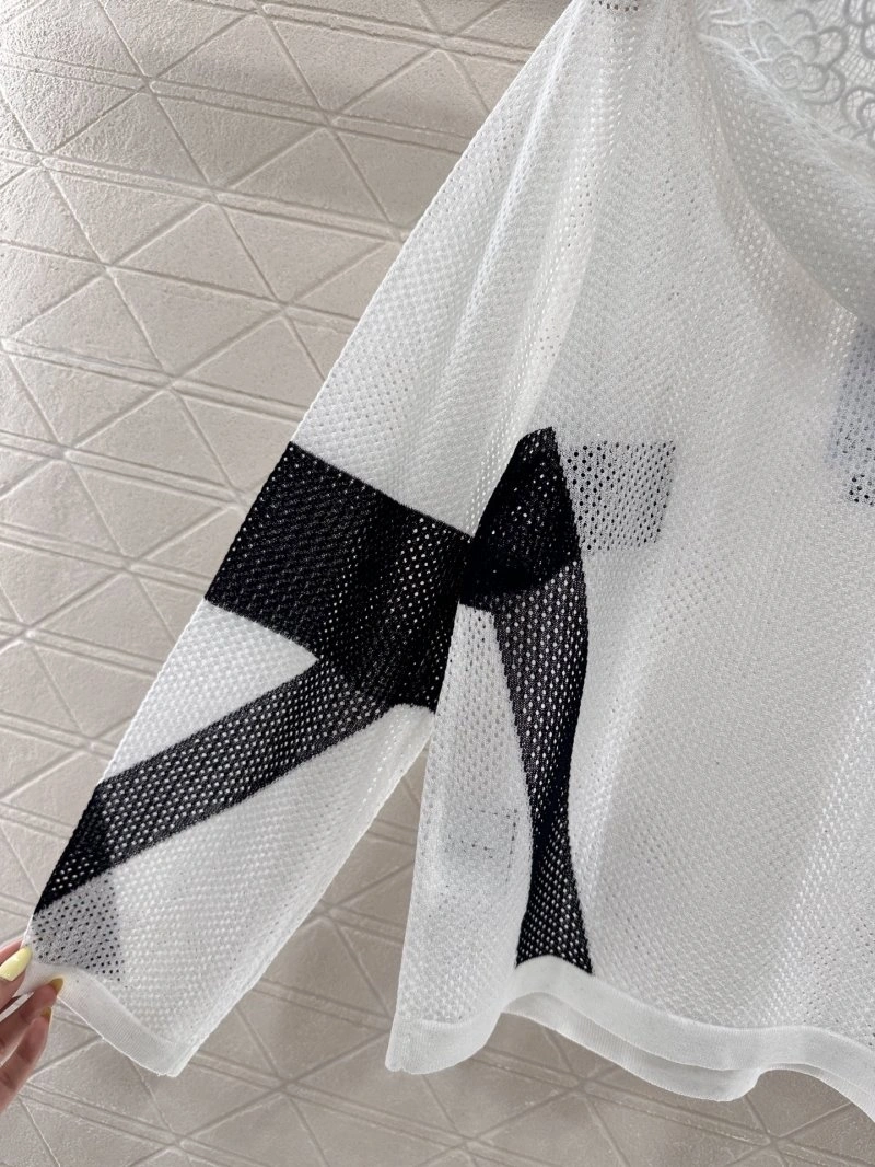 Accurate model Chanel Sweaters