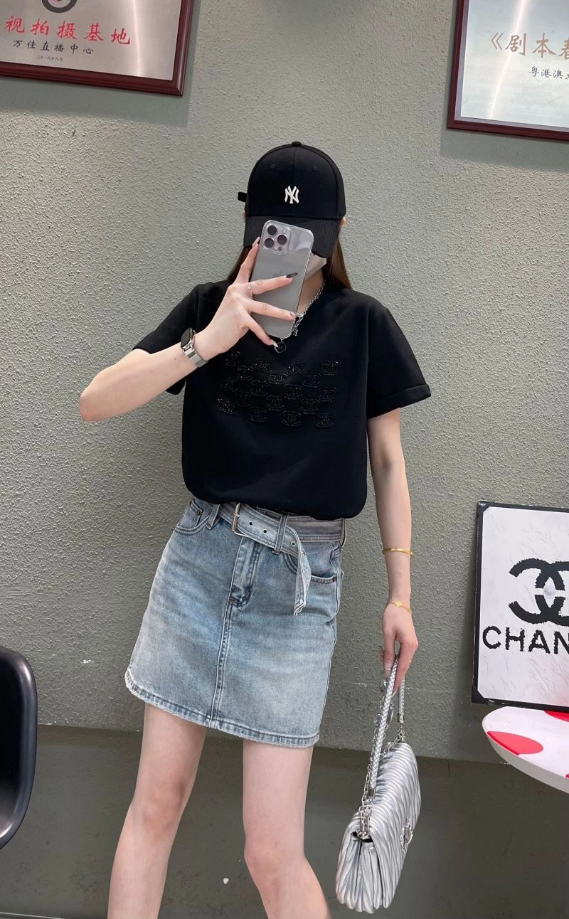 Top mirror Chanel T-Shirts