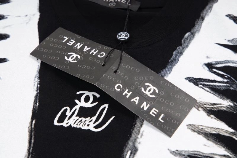 Cut-rate Chanel T-Shirts