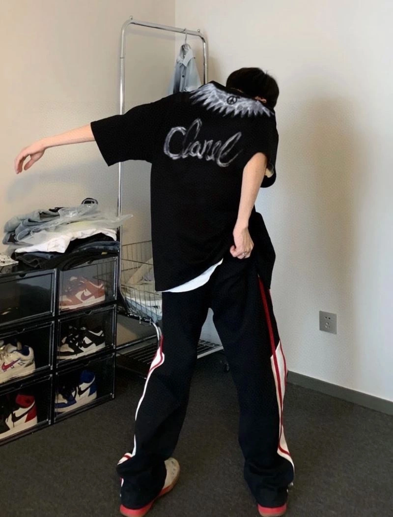 Cut-rate Chanel T-Shirts
