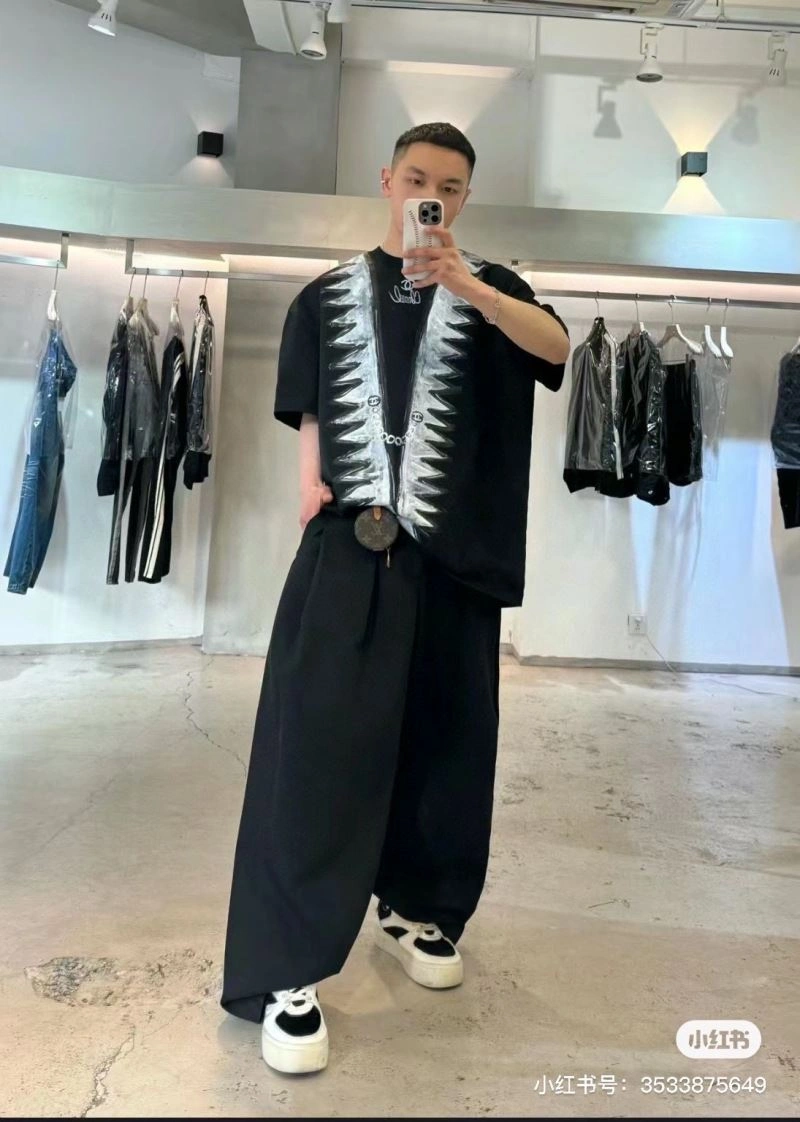 Cut-rate Chanel T-Shirts