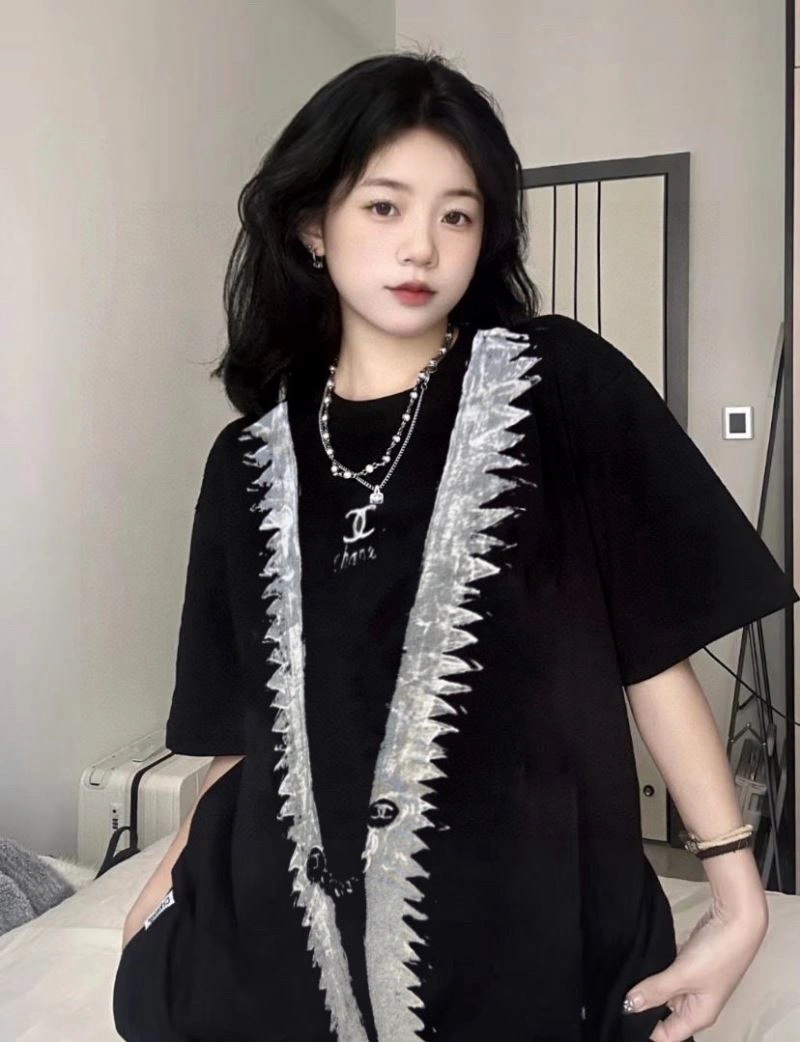 Cut-rate Chanel T-Shirts
