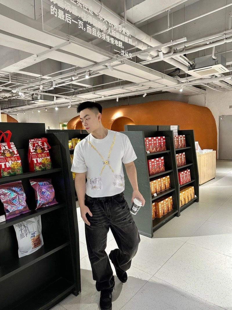 Factory-made Chanel T-Shirts