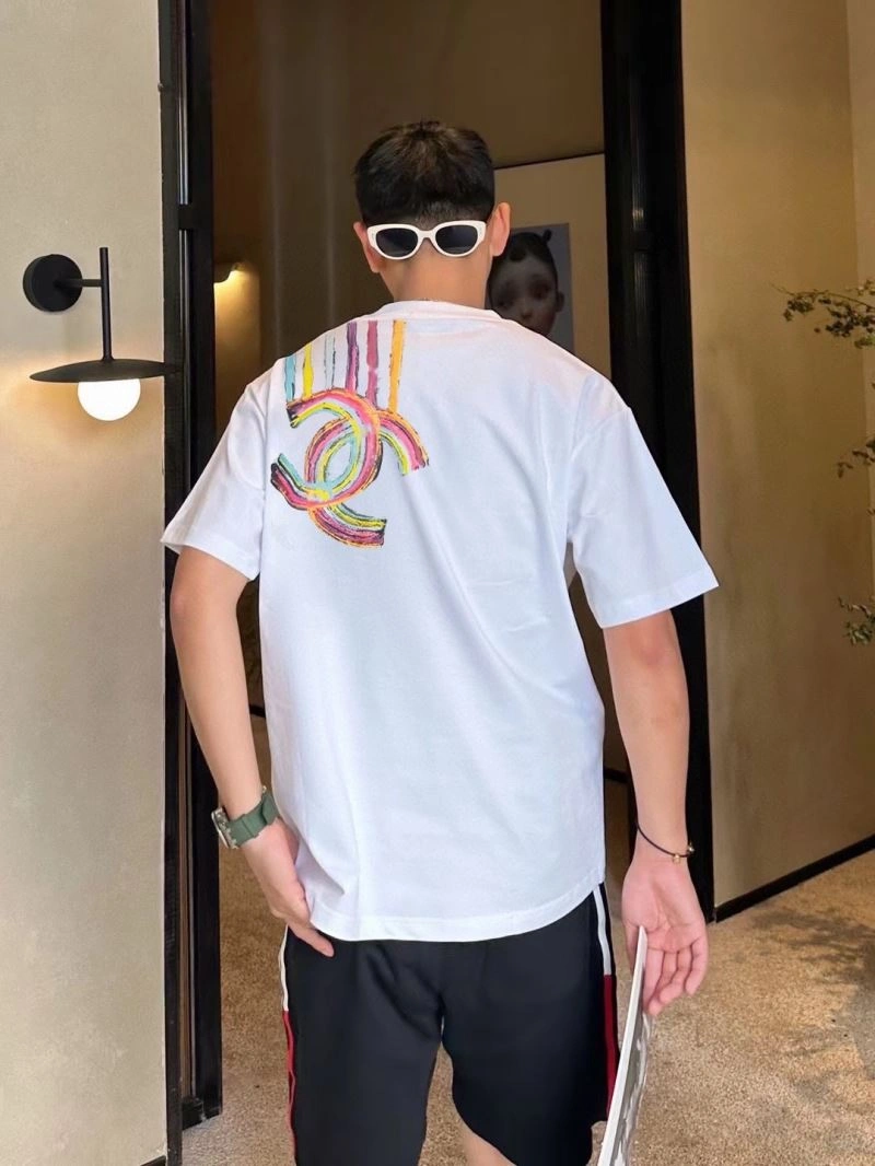 Bargain Chanel T-Shirts