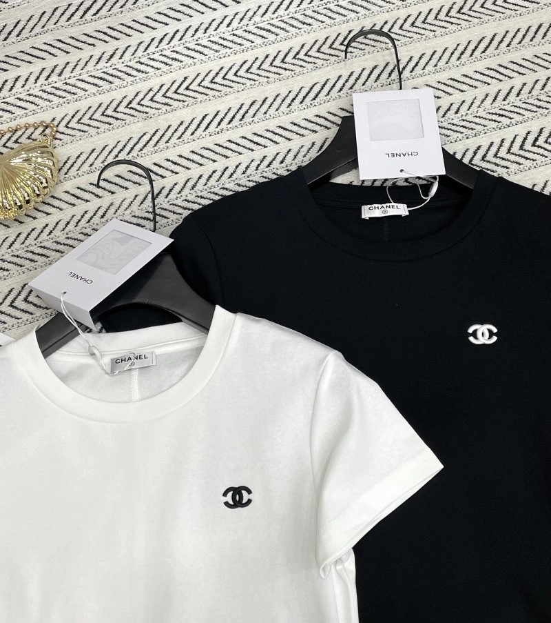 Top mirror Chanel T-Shirts