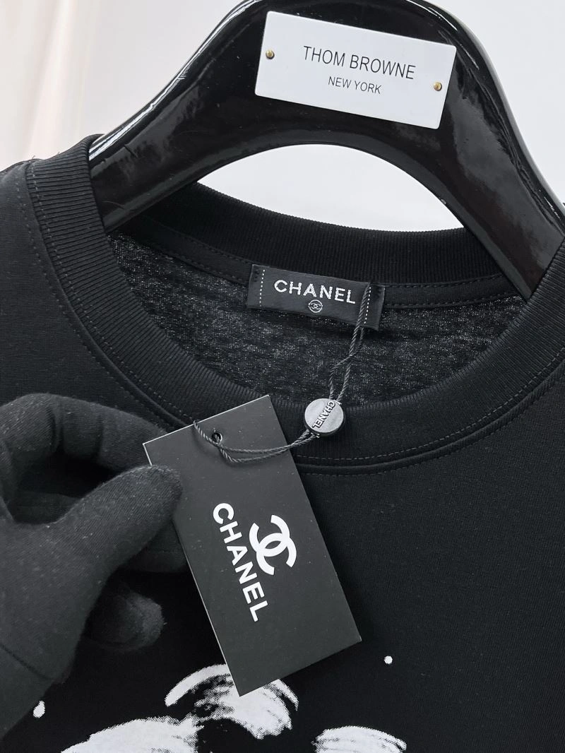 Top match Chanel T-Shirts