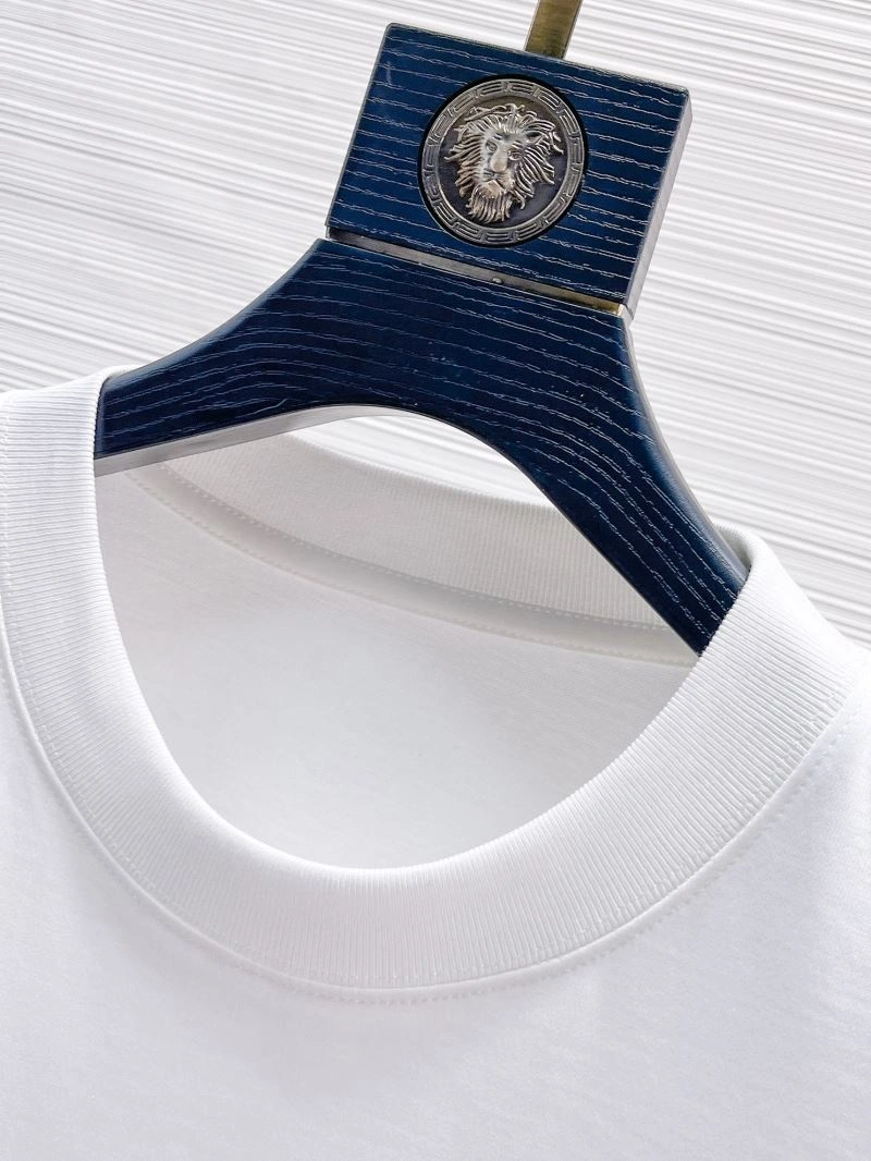 Bargain Chanel T-Shirts